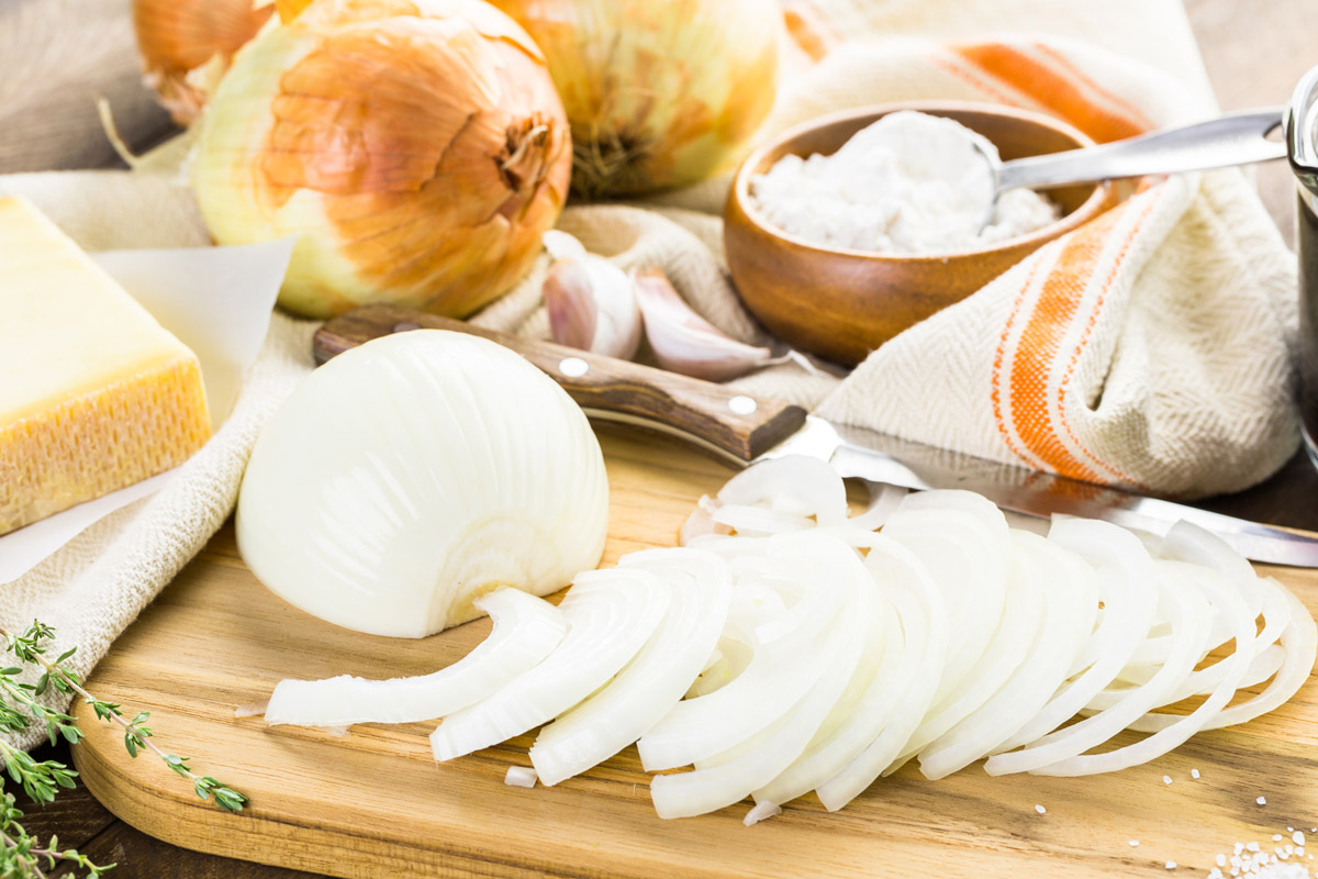 How to Make Bone Broth - A Simple Homemade Recipe - Roots and Refuge